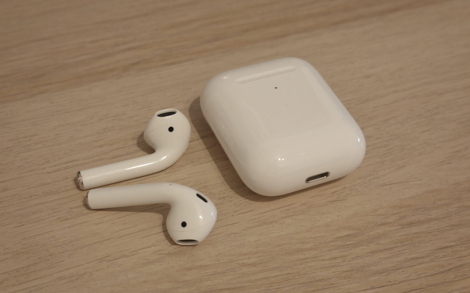 Apple AirPods 2 mit kabellosem Ladecase | Fritschis Welt